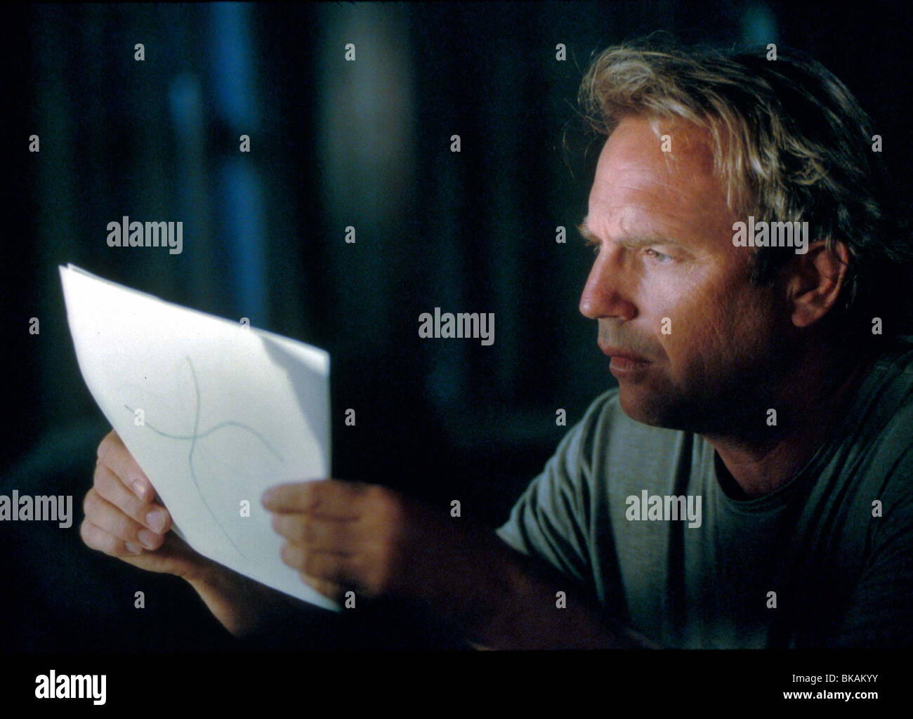 DRAGONFLY KEVIN COSTNER DGFL 009 Stock Photo - Alamy