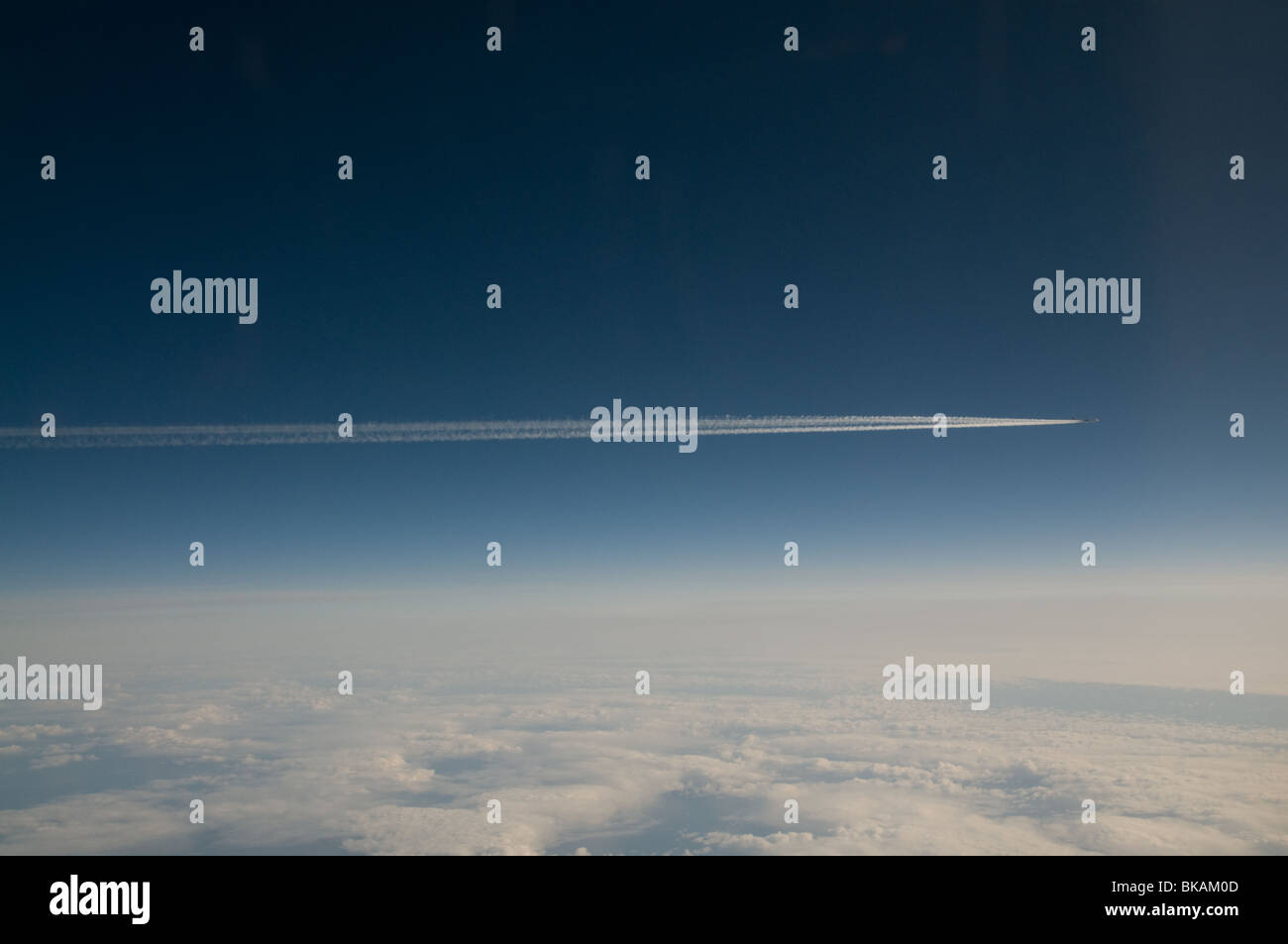 Plume from an aeroplane seen at 30,000 feet Stock Photo - Alamy