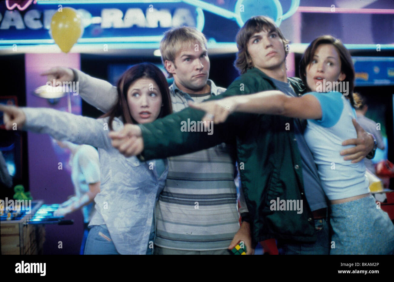 DUDE, WHERE'S MY CAR? (2000) MARLA SOKOLOFF, SEANN WILLIAM SCOTT ...