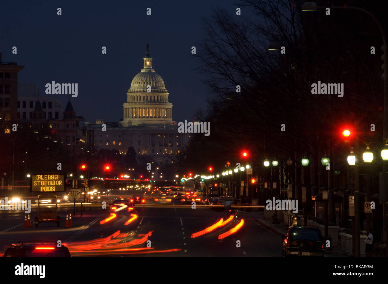 Night at u s capitol hi-res stock photography and images - Alamy