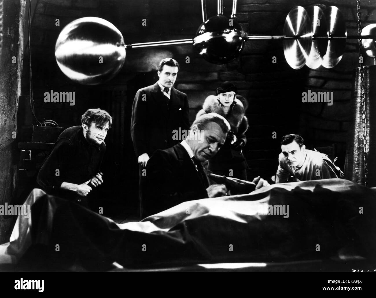 FRANKENSTEIN (1931) DWIGHT FRYE, MAE CLARKE, COLIN CLIVE FRKN 015P L ...