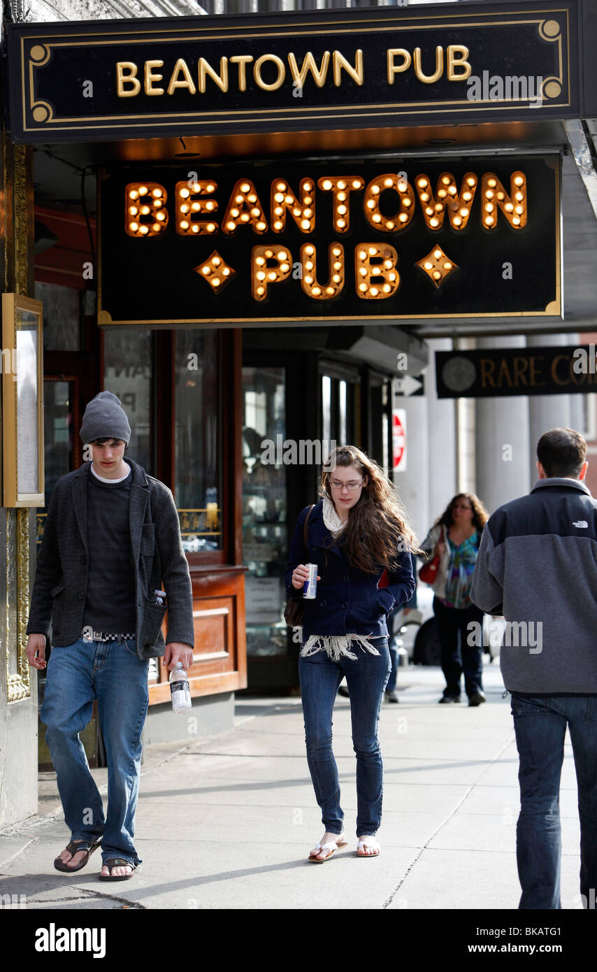 Boston street scene hi-res stock photography and images - Alamy