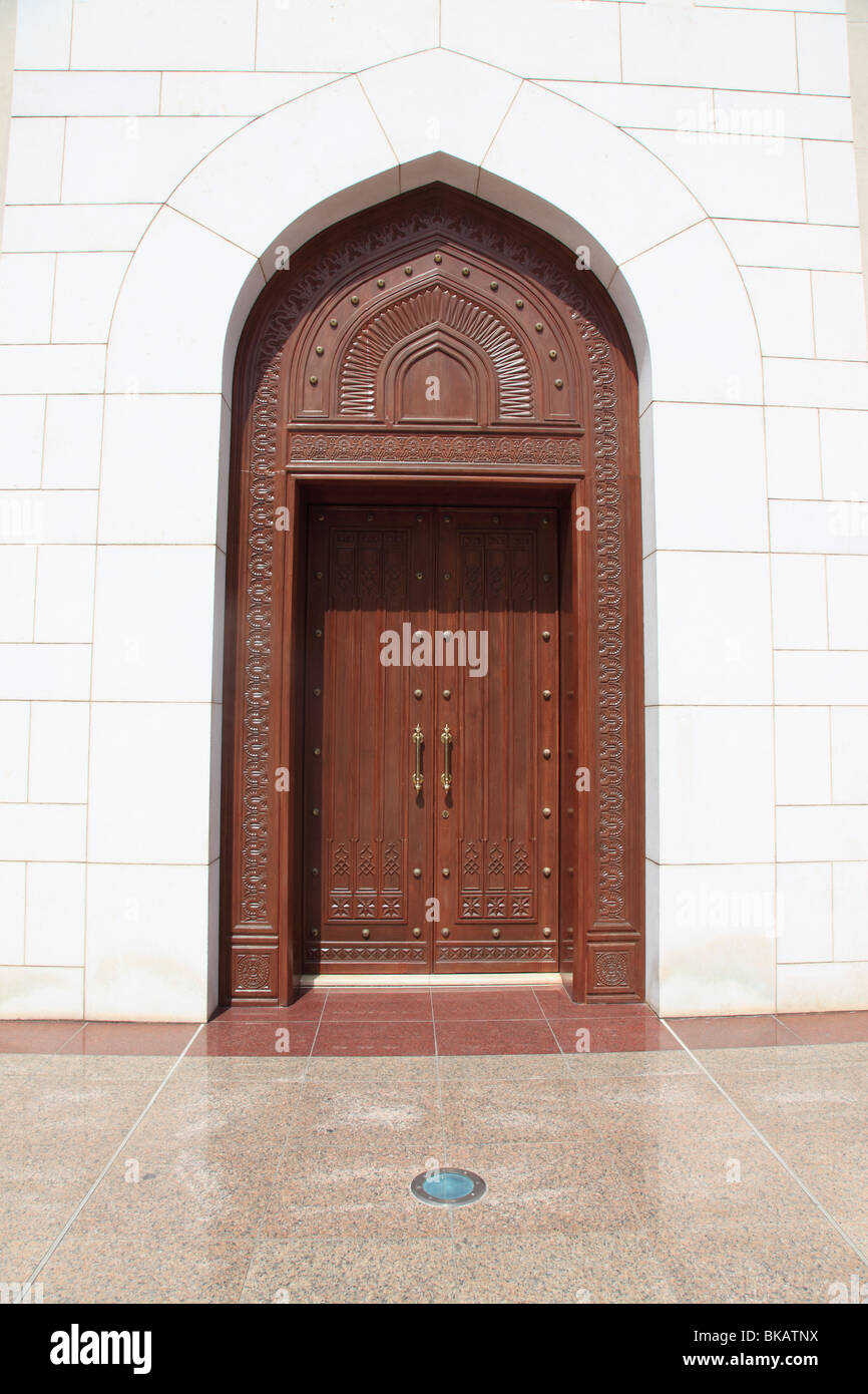 traditional wooden door in building in the Sultanate of Oman, Photo by ...