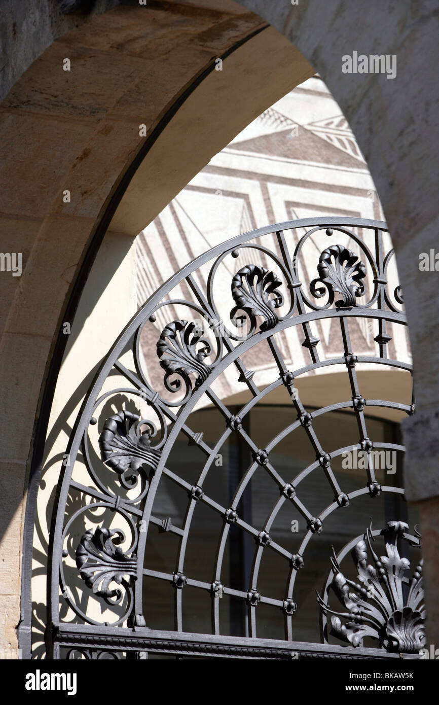 Intricate arch hi-res stock photography and images - Alamy