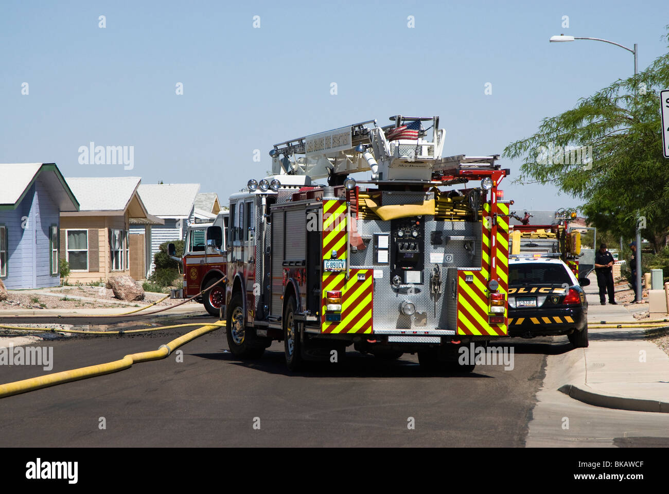 Police and fire first responders hi-res stock photography and images ...
