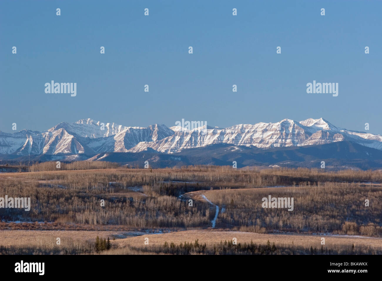 Alberta canada front range mountains hi-res stock photography and ...