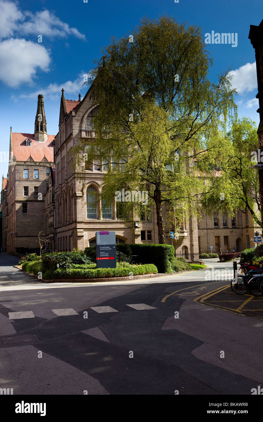 Manchester university campus hi-res stock photography and images - Alamy