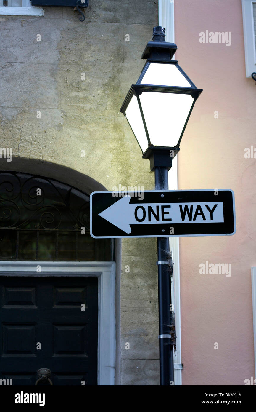 Lamp post sign hi-res stock photography and images - Alamy