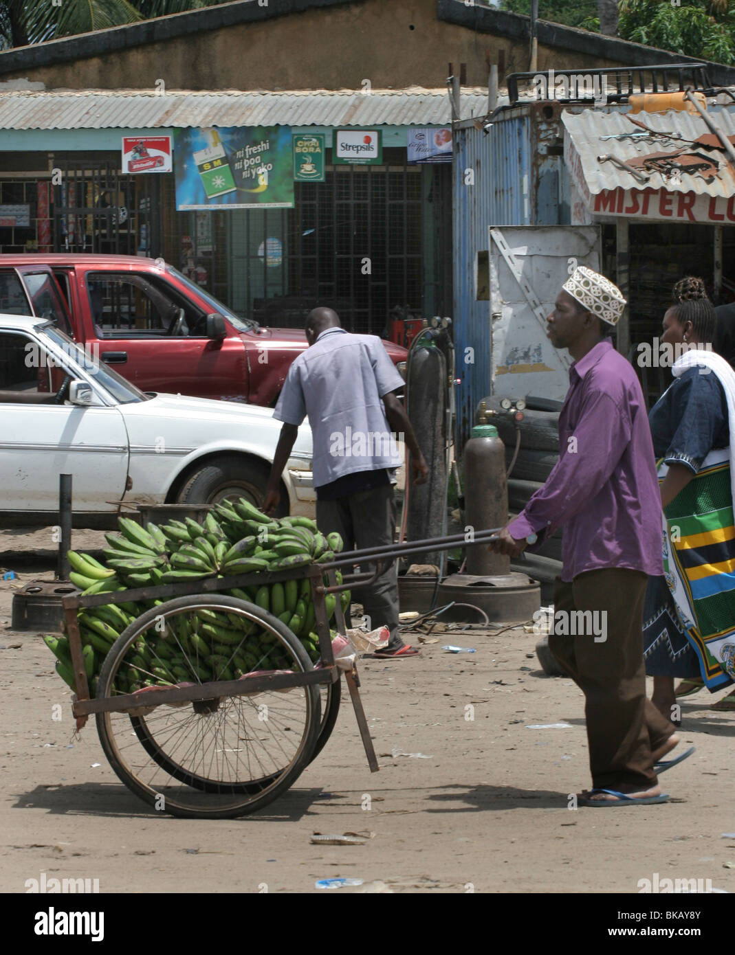 man pushing banana cart Dar Es Salaam Tanzania Stock Photo - Alamy