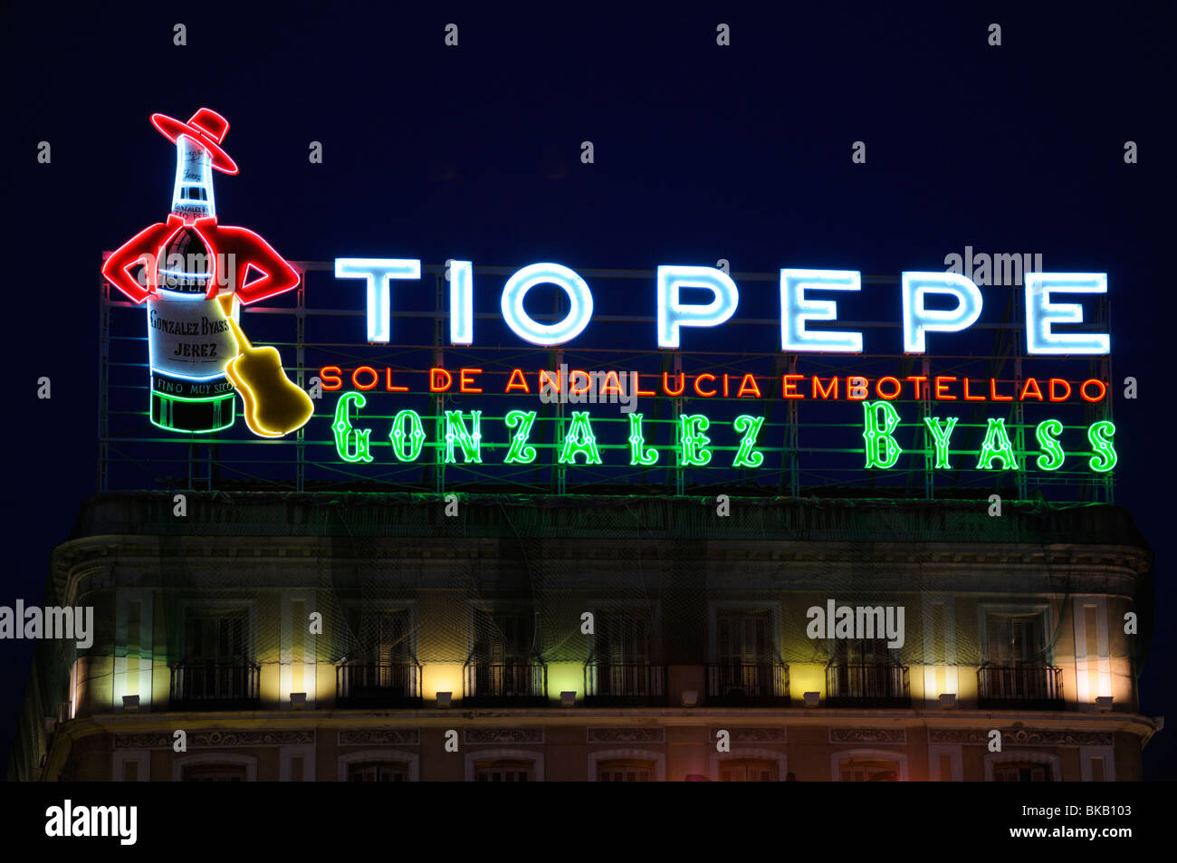 Madrid, Spain. Puerta del Sol. The Tio Pepe Advert Stock Photo - Alamy