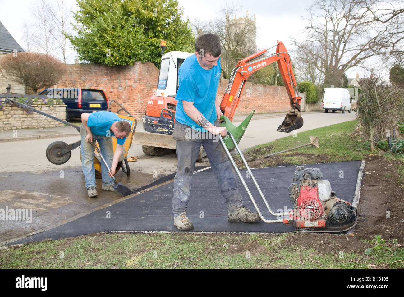 Tarmac driveway hi-res stock photography and images - Alamy