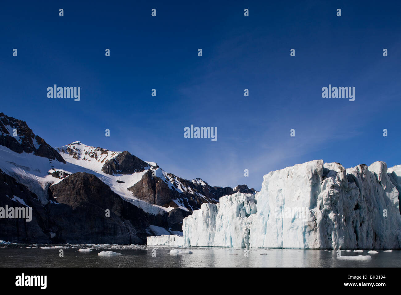 Glacier on svalbard island norway hi-res stock photography and images ...