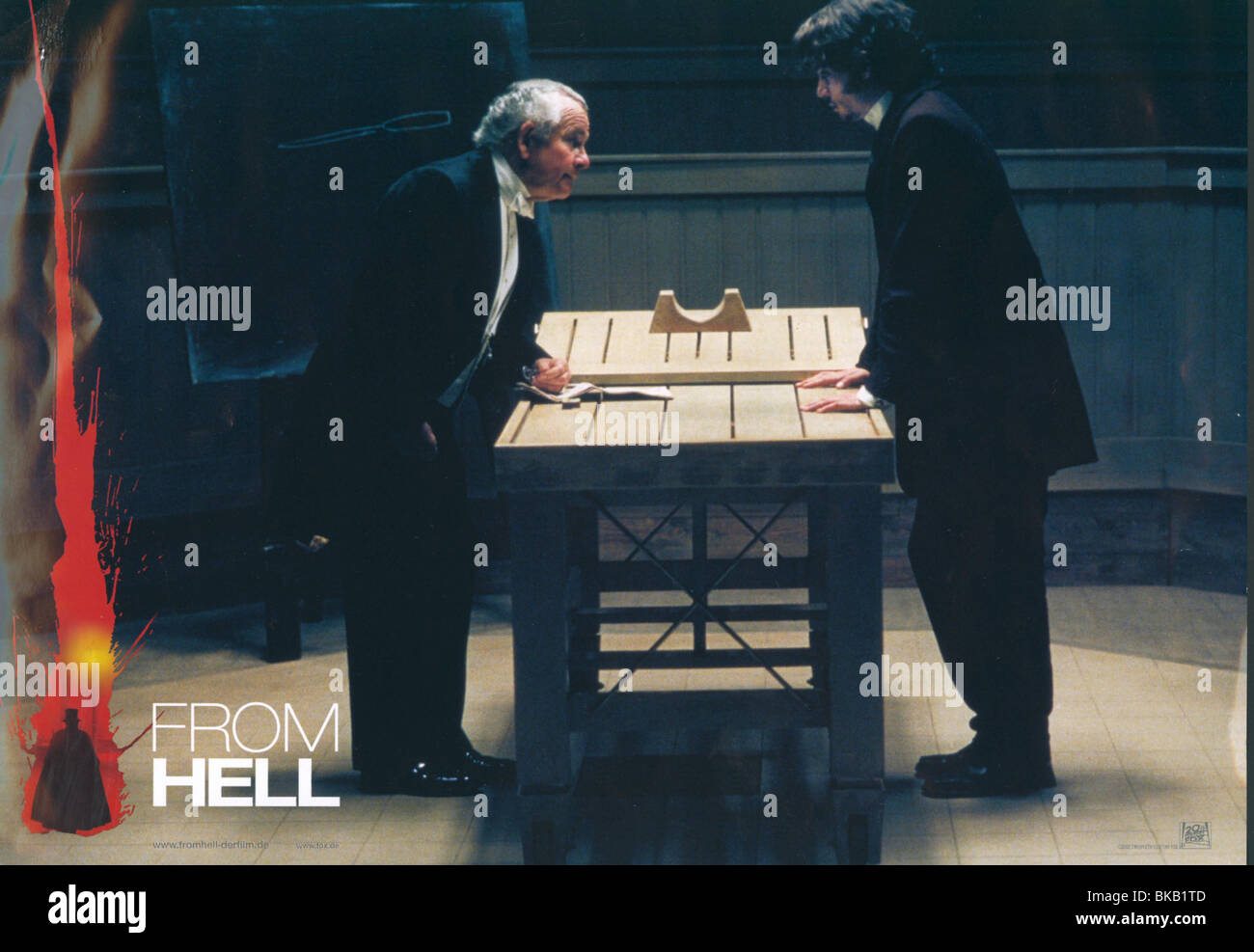 From hell 2001 jack alt ian holm hi-res stock photography and images ...