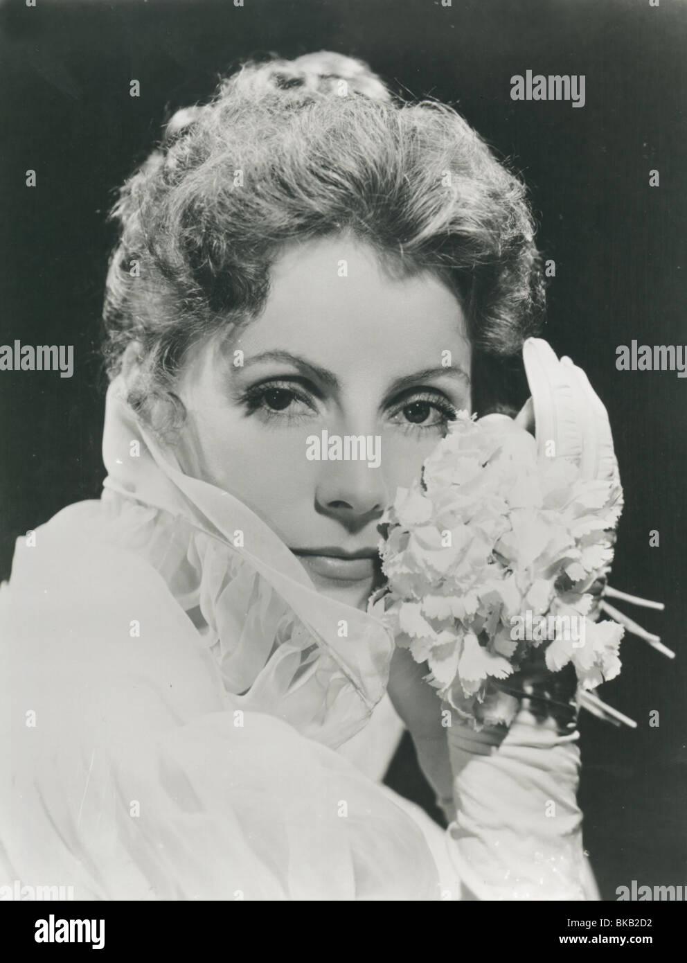 GRETA GARBO PORTRAIT O/S 'CONQUEST' (1937) GRG 022P Stock Photo - Alamy