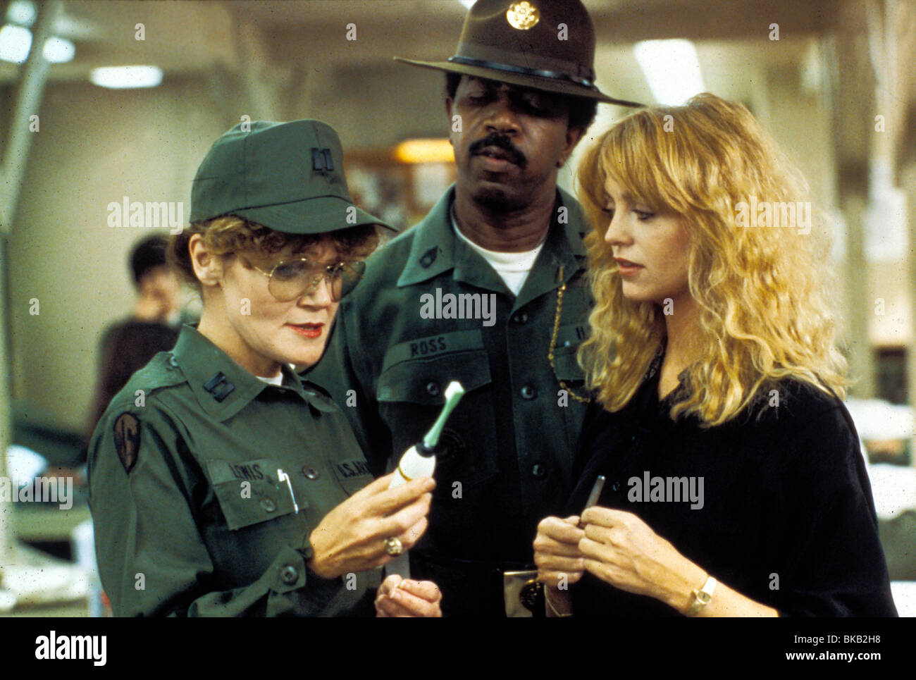PRIVATE BENJAMIN (1980) EILEEN BRENNAN, GOLDIE HAWN PBJ 020 Stock Photo ...