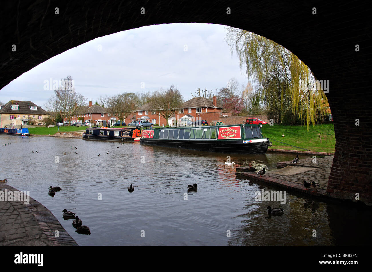 Canal Walk, Kennet and Avon Canal, Hungerford, Berkshire, England ...
