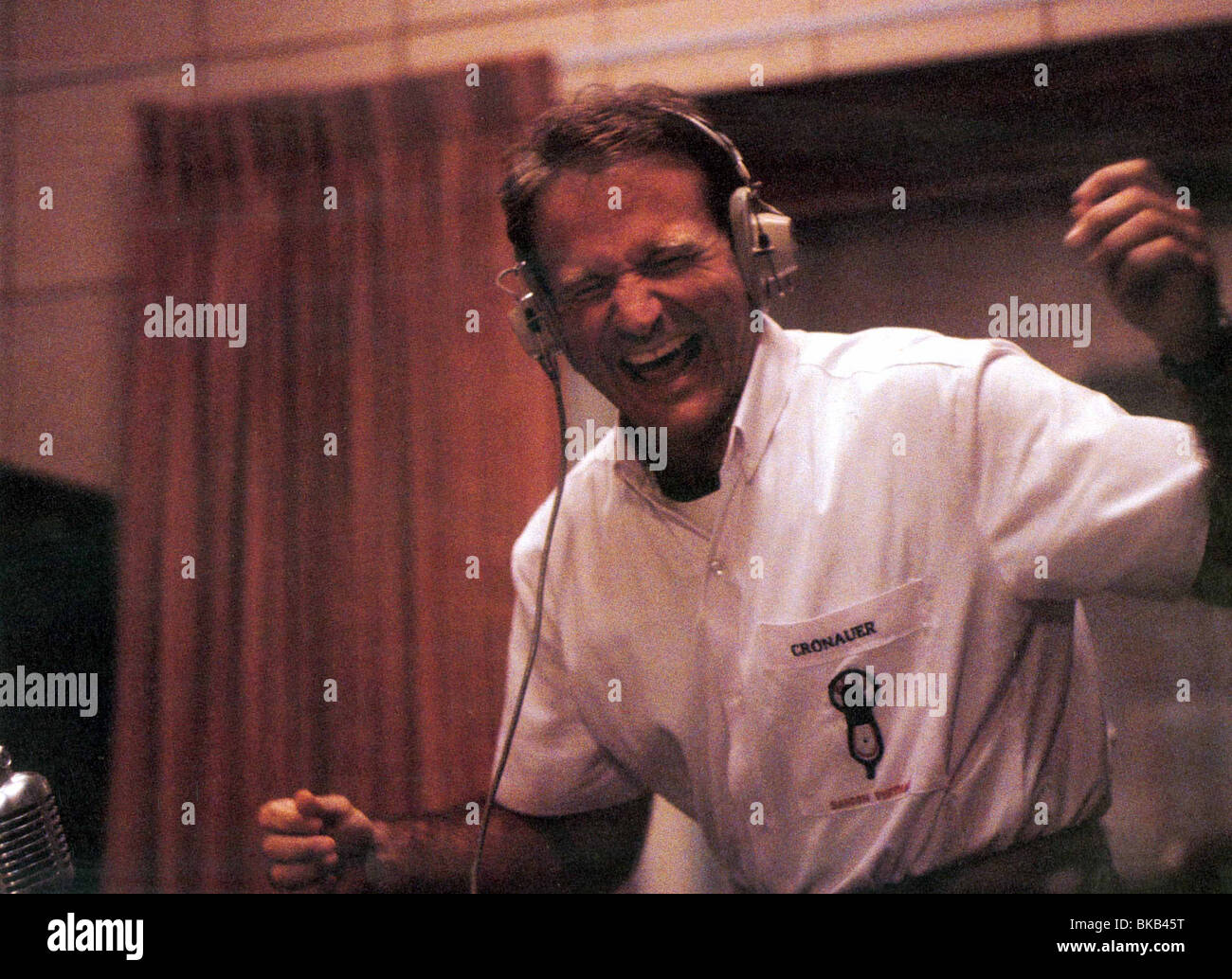 GOOD MORNING VIETNAM (1987) ROBIN WILLIAMS GMV 001FOH Stock Photo - Alamy