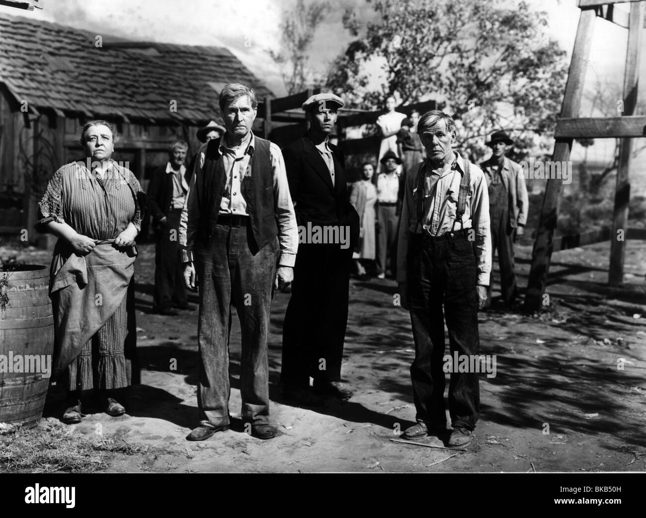 THE GRAPES OF WRATH(1940) JANE DARWELL,CHARLEY GRAPEWIN,HENRY FONDA ...