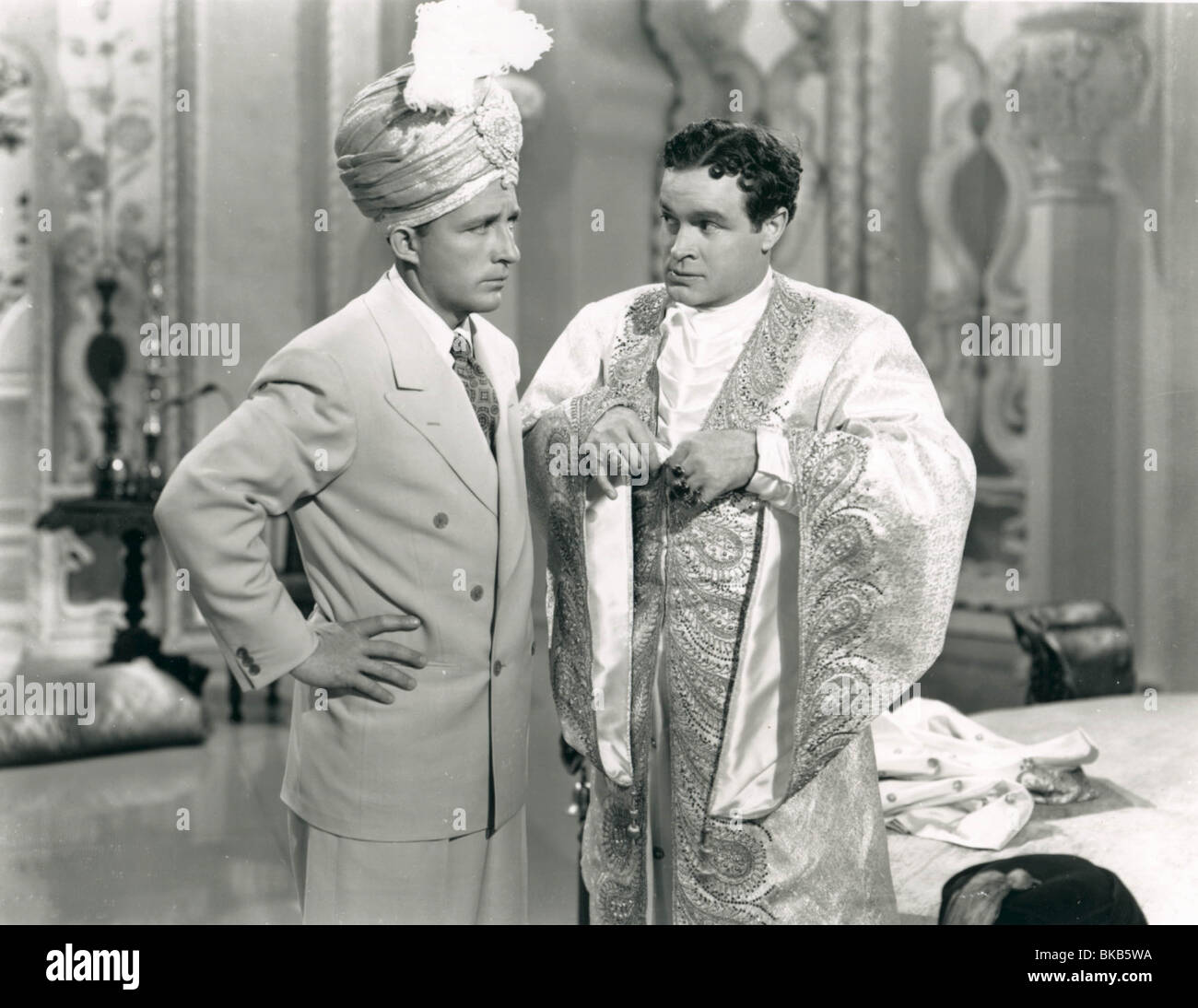 ROAD TO MOROCCO (1942) BING CROSBY, BOB HOPE RTMO 004P L Stock Photo ...