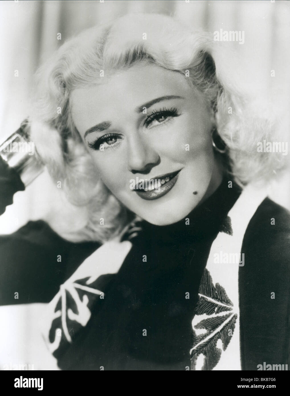 Ginger rogers portrait hi-res stock photography and images - Alamy