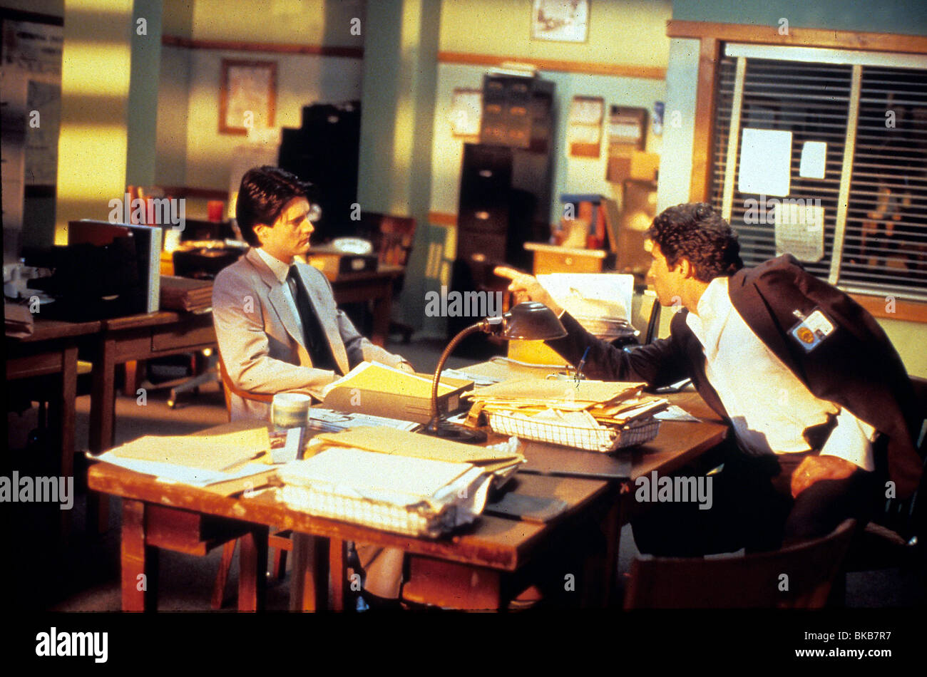 THE HIDDEN (1988) KYLE MacLACHLAN, MICHAEL NOURI HID 006 Stock Photo ...