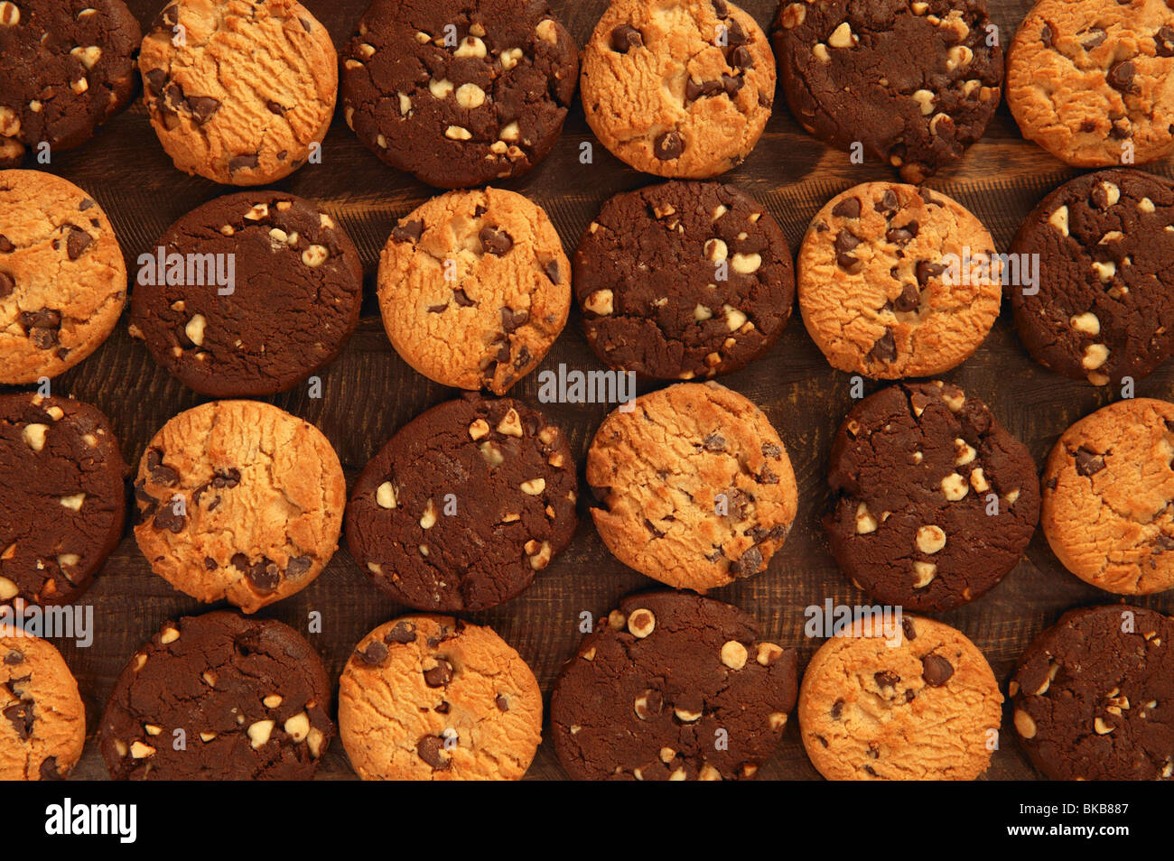 Chocolate cookie biscuits grid rows arrangement Stock Photo - Alamy