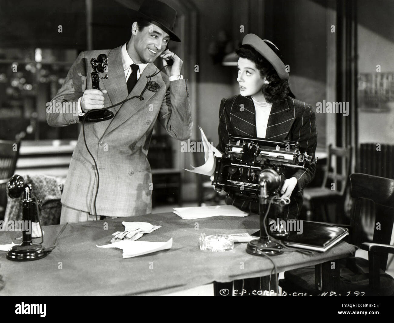 HIS GIRL FRIDAY (1940) CARY GRANT, ROSALIND RUSSELL HGFY 001P Stock ...