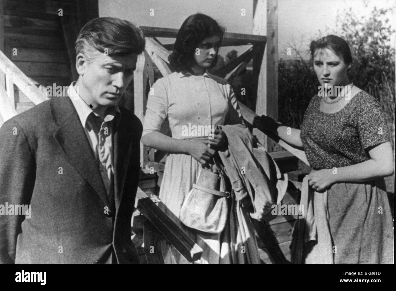 Otchiy dom Year : 1959 Director : Lev Kulidzhanov Valentin Zubkov ...