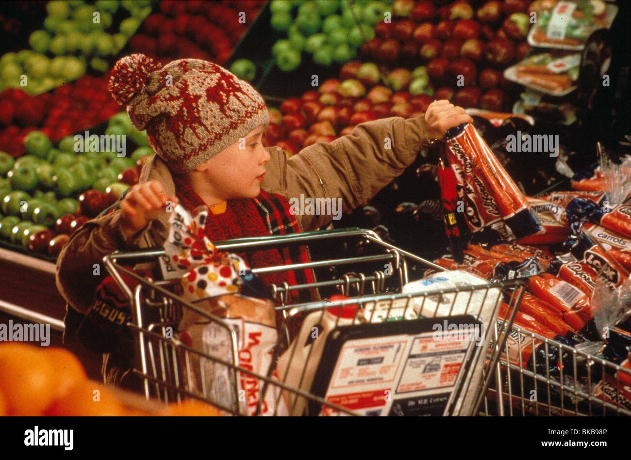 HOME ALONE -1990 MACAULAY CULKIN Stock Photo - Alamy