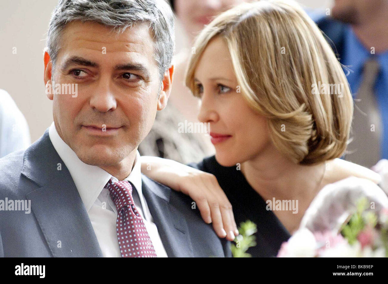 Up in the air Year : 2009 Director : Jason Reitman George Clooney, Vera ...