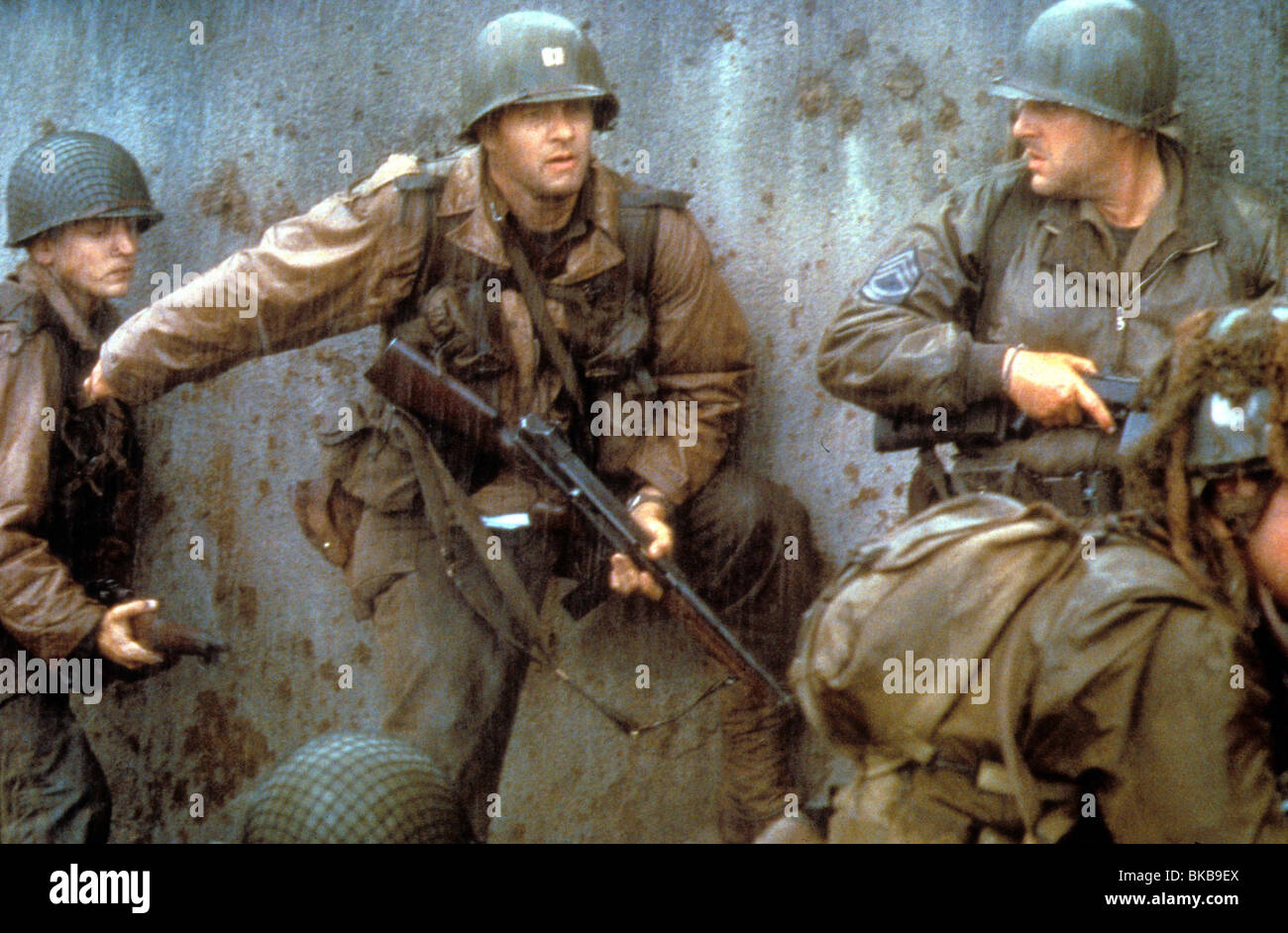 Saving private ryan 1998 tom sizemore hi-res stock photography and ...