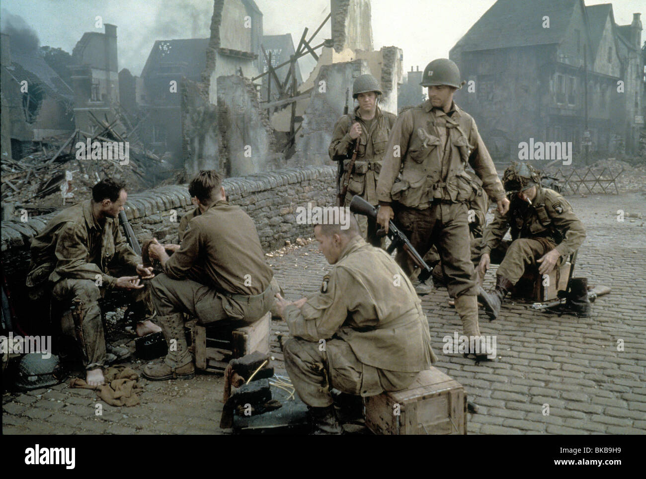 SAVING PRIVATE RYAN (1998) MATT DAMON, TOM HANKS SAPR 102 Stock Photo ...