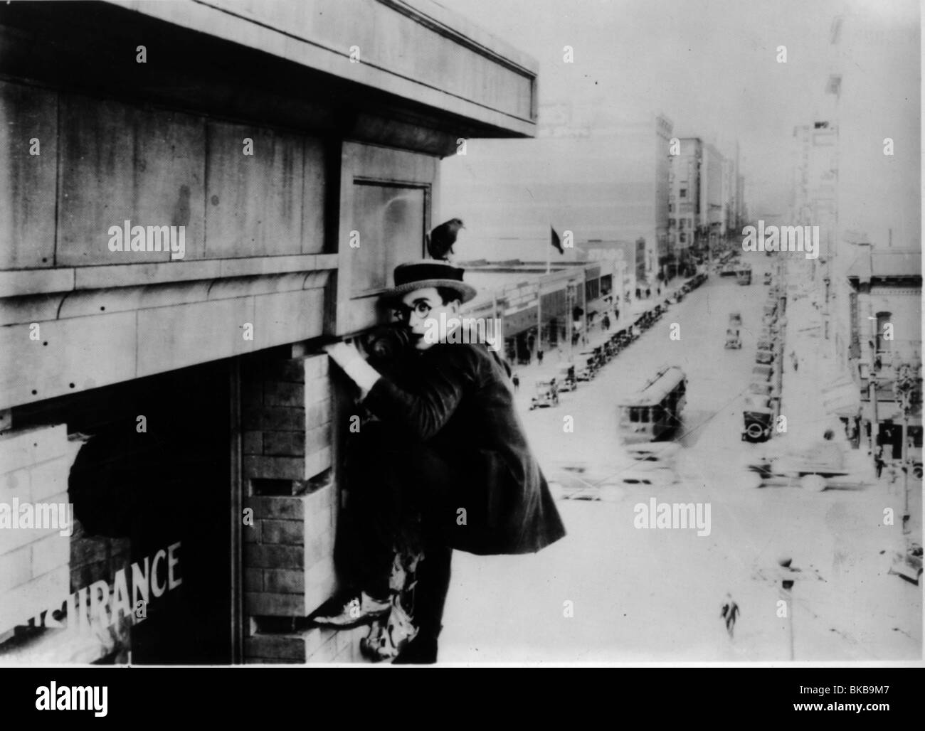Safety last harold lloyd hi-res stock photography and images - Alamy