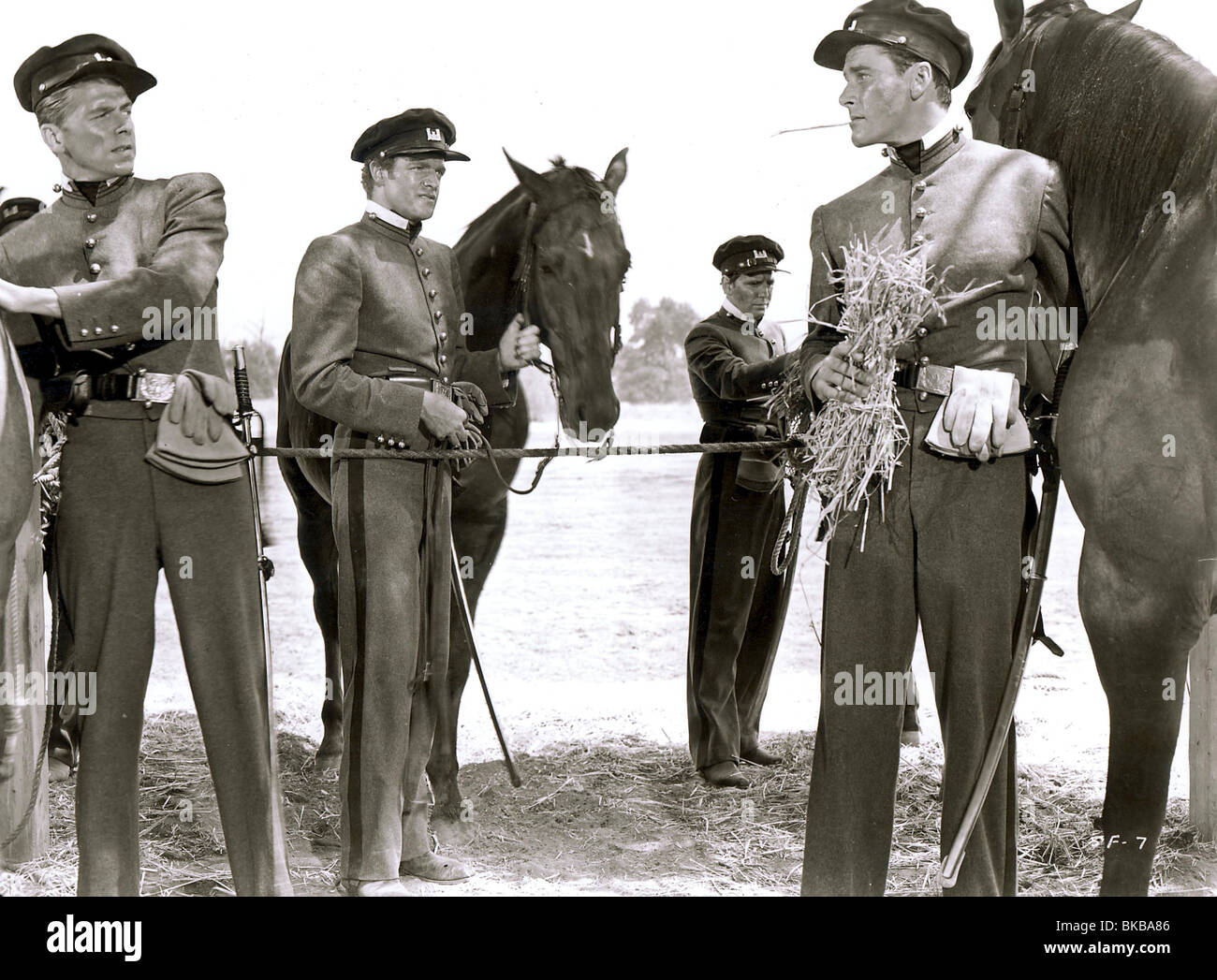 SANTA FE TRAIL (1940) RONALD REAGAN, ERROL FLYNN SFET 001P Stock Photo ...