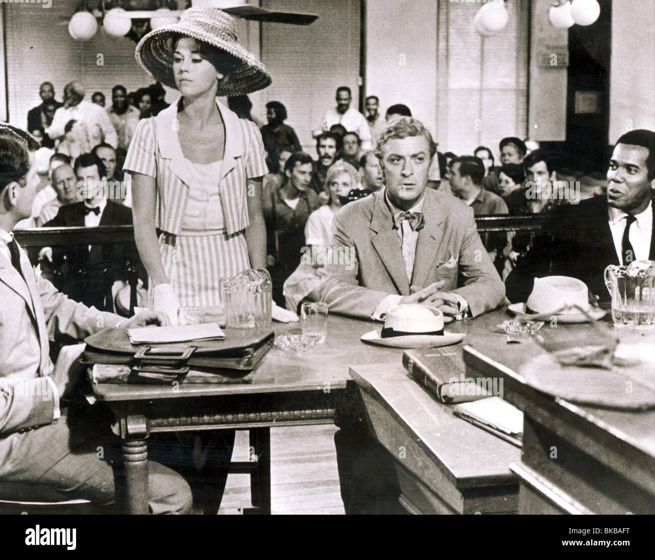 HURRY SUNDOWN (1967) JANE FONDA, MICHAEL CAINE, ROBERT HOOKS HRSD 008P Stock Photo - Alamy