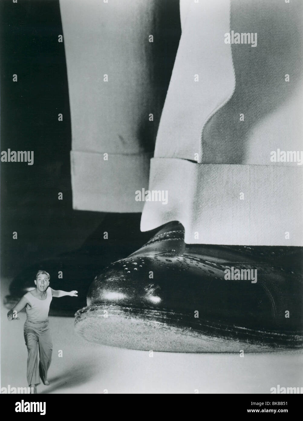 THE INCREDIBLE SHRINKING MAN (1957) GRANT WILLIAMS ISMN 030P Stock ...