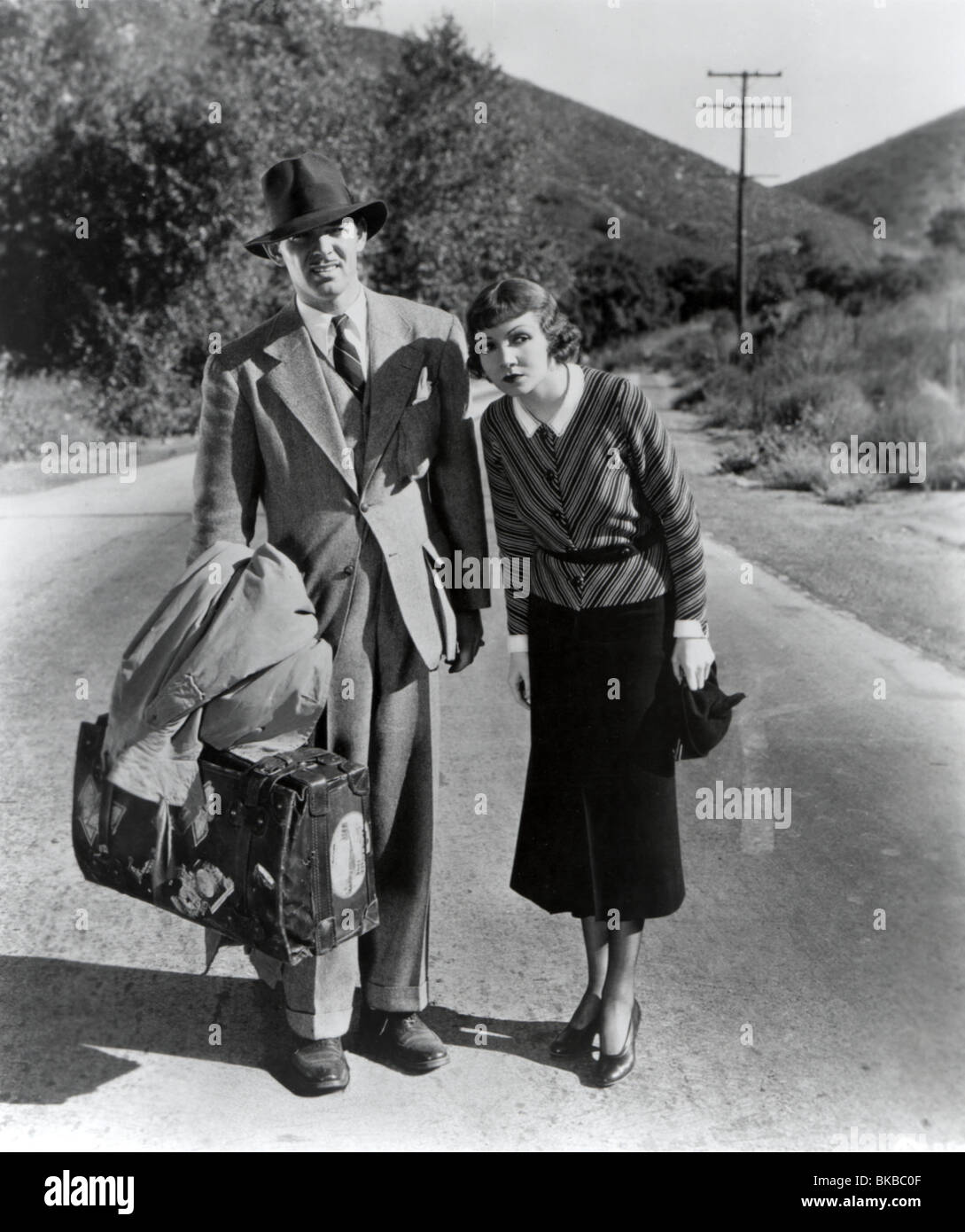 IT HAPPENED ONE NIGHT (1934) CLARK GABLE, CLAUDETTE COLBERT IHNG 006P ...