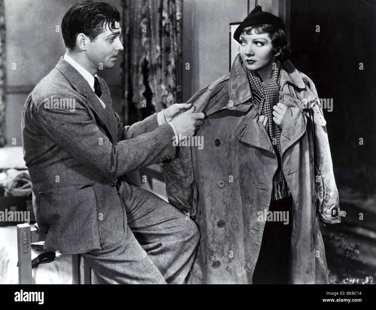 IT HAPPENED ONE NIGHT (1934) CLARK GABLE, CLAUDETTE COLBERT IHNG 012P ...