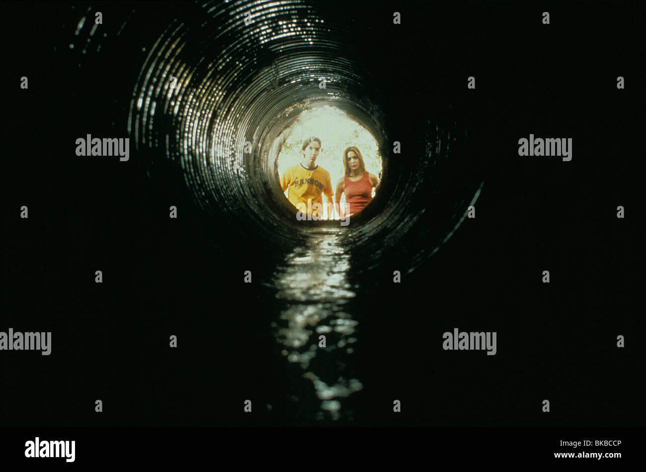 JEEPERS CREEPERS (2001) JUSTIN LONG, GINA PHILIPS JPCR 002 Stock Photo ...