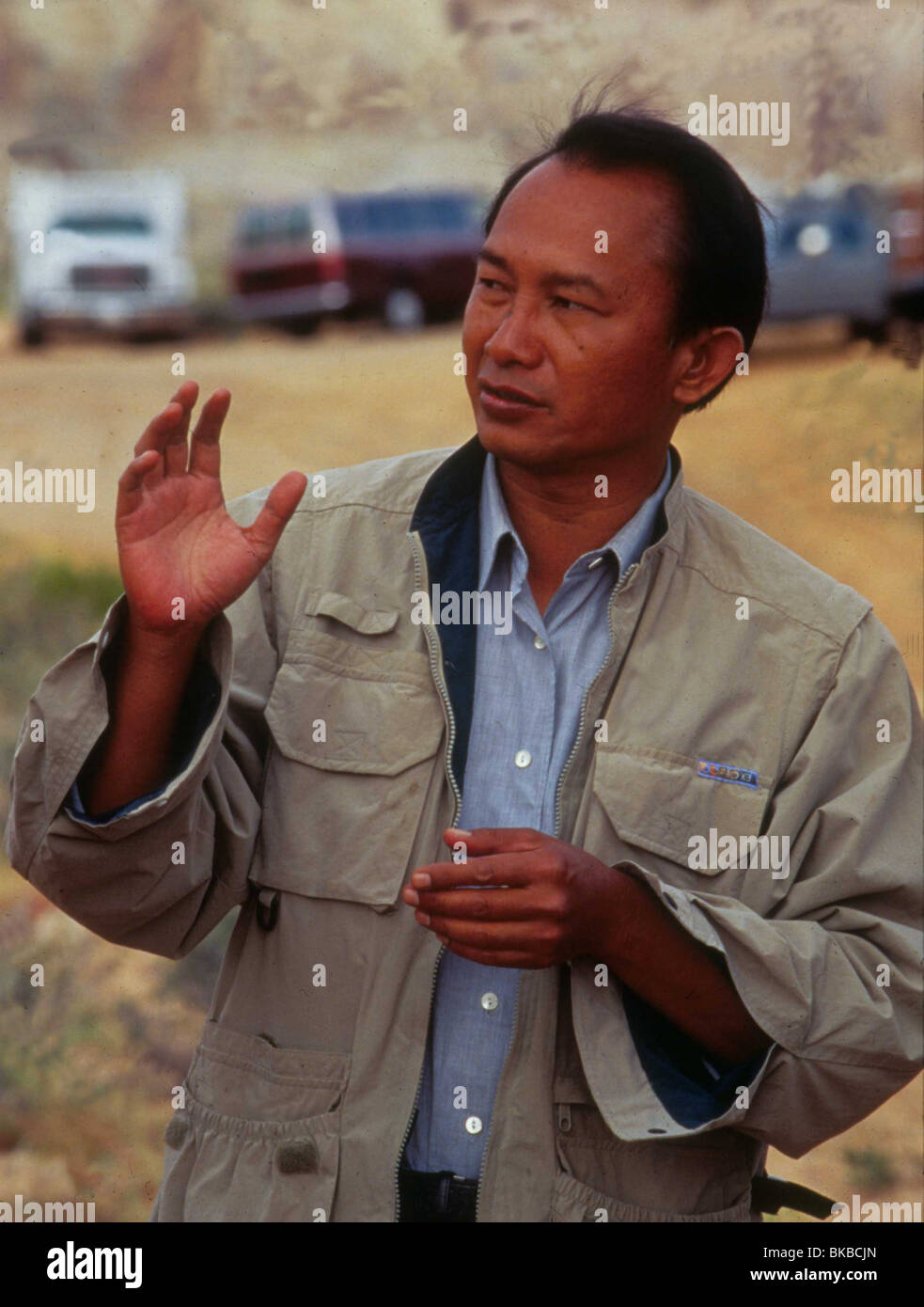JOHN WOO (DIR) O/S "BROKEN ARROW" (1995) JWOO 033 Stock Photo - Alamy
