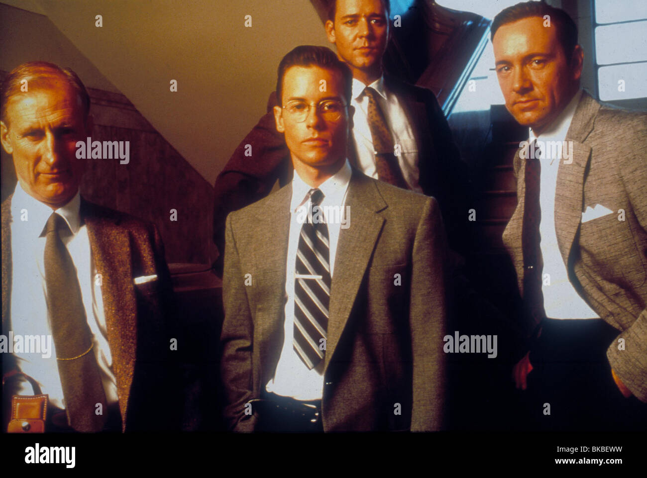 L.A. CONFIDENTIAL (1997) LA CONFIDENTIAL (ALT) JAMES CROMWELL, GUY ...