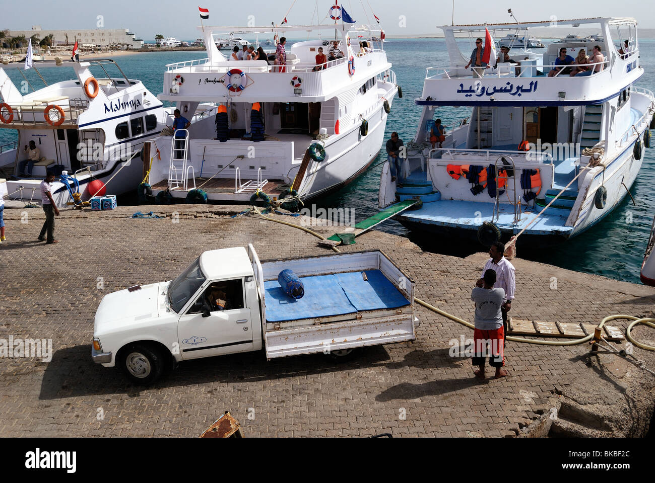 Dive boats hi-res stock photography and images - Alamy