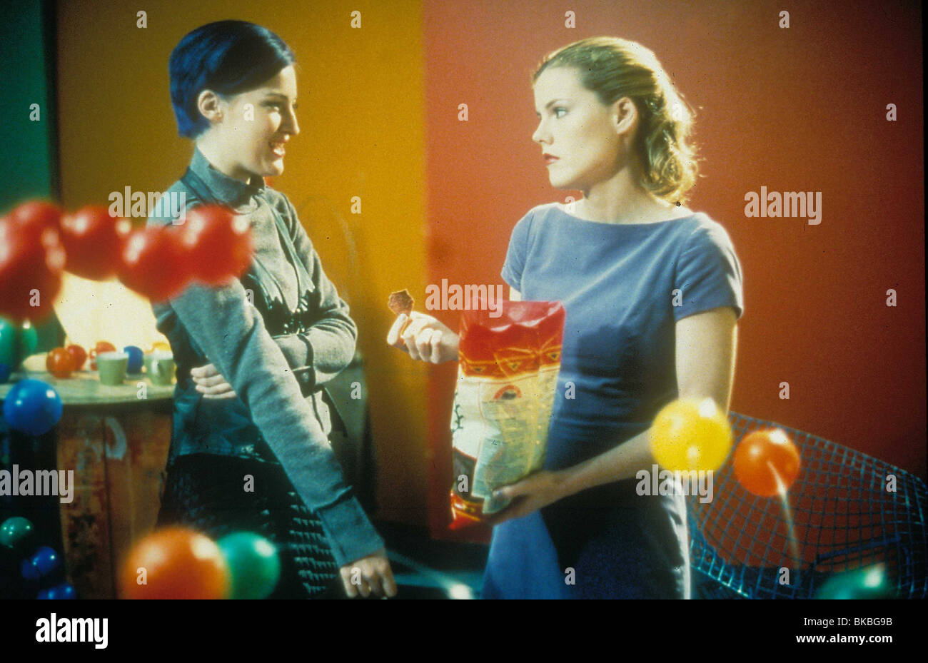 SPLENDOR (1999) KELLY MACDONALD, KATHLEEN ROBERTSON SPDO 004 Stock Photo - Alamy