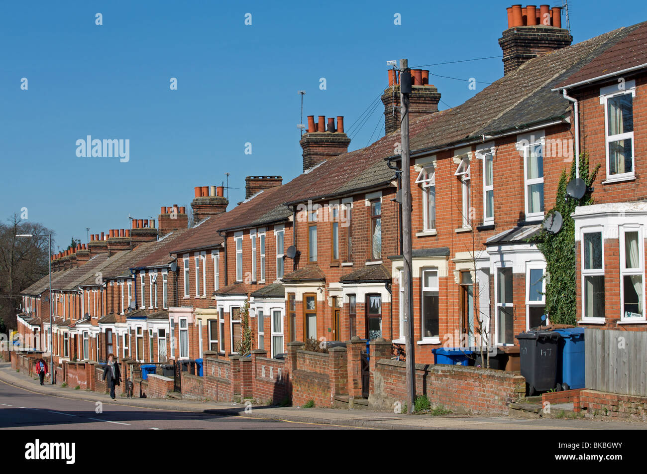 Uk residential street hi-res stock photography and images - Alamy