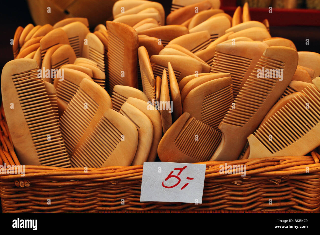 Combs hi-res stock photography and images - Alamy