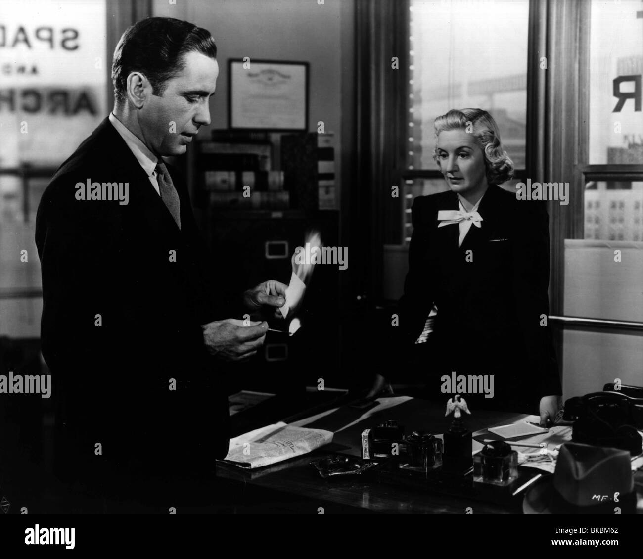 THE MALTESE FALCON (1941) HUMPHREY BOGART MTF 031P Stock Photo - Alamy