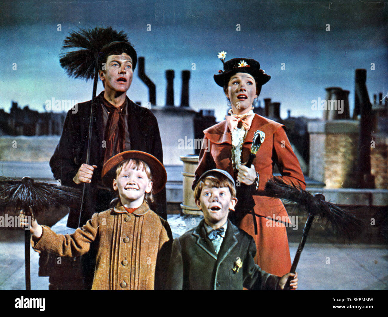 MARY POPPINS (1964) DICK VAN DYKE, JULIE ANDREWS, KAREN DOTRICE ...