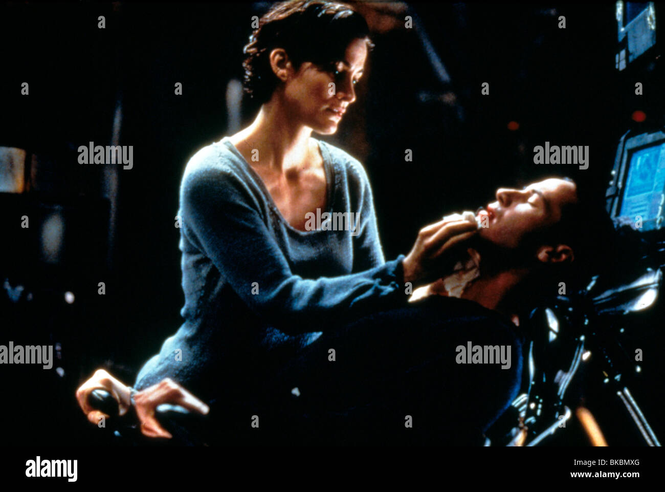 Carrie anne moss keanu reeves matrix hi-res stock photography and images - Alamy