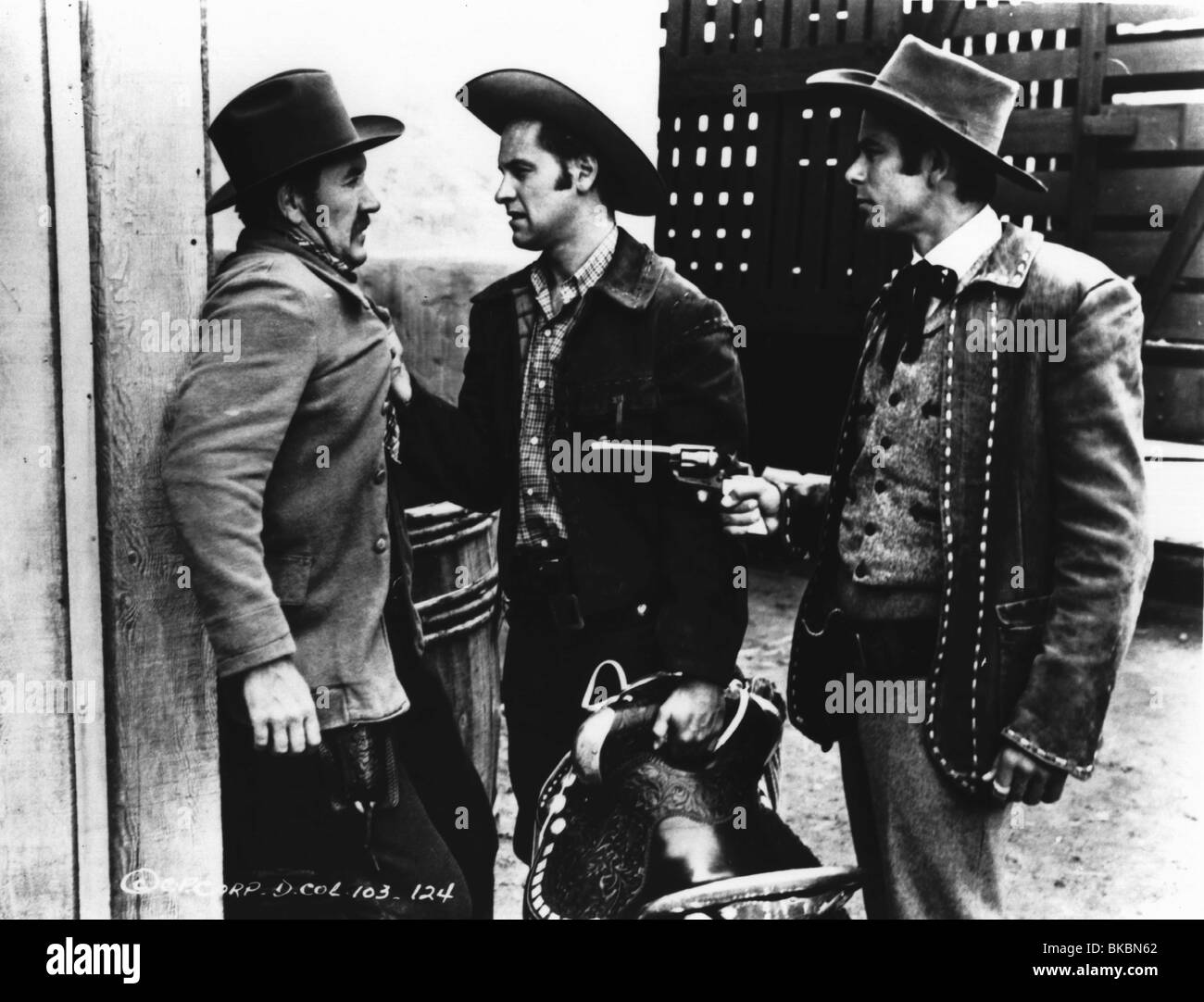 TEXAS (1941) WILLIAM HOLDEN (C), GLENN FORD (R) TEAS 003P Stock Photo ...