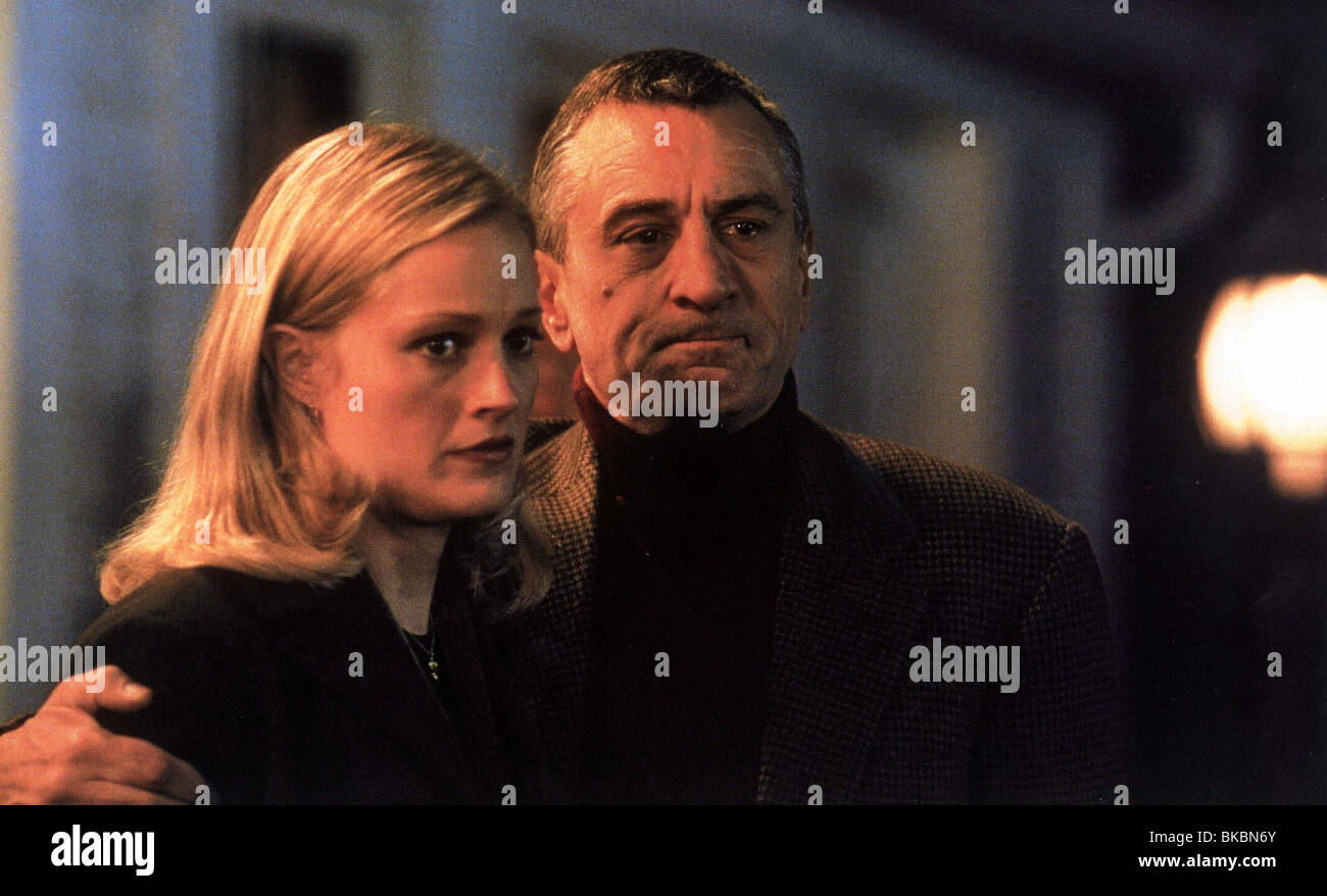 MEET THE PARENTS (2000) TERI POLO, ROBERT DE NIRO MEET 007FOH Stock ...